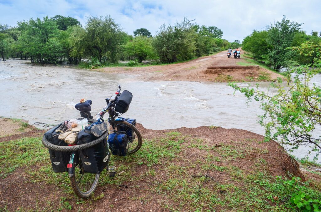 Cunene, the last province of Angola - FreeWheely | Cycling Africa